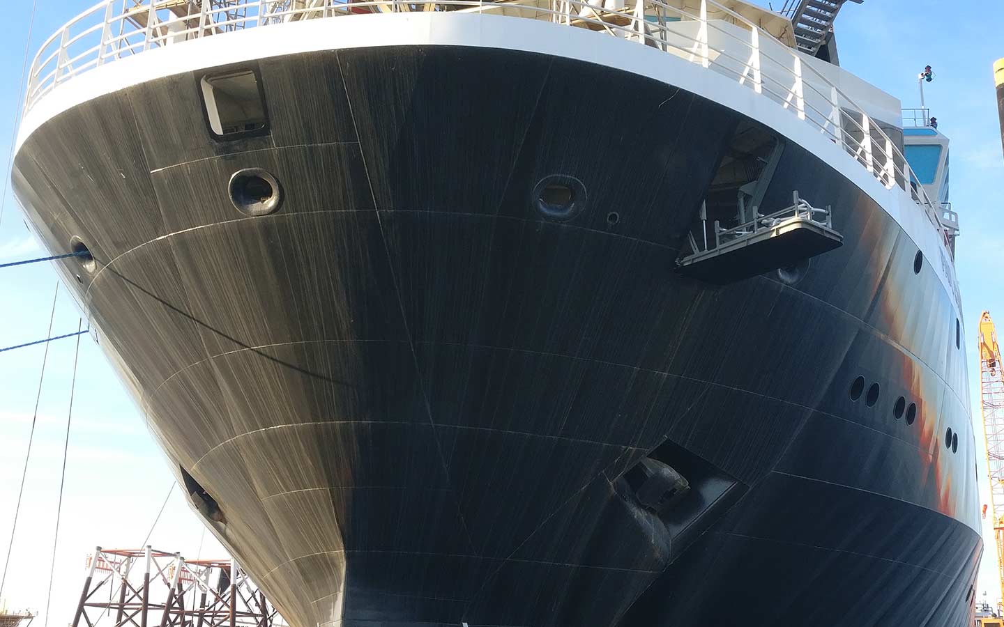Mooring doors for offshore vessel Paul Candies – Newthex